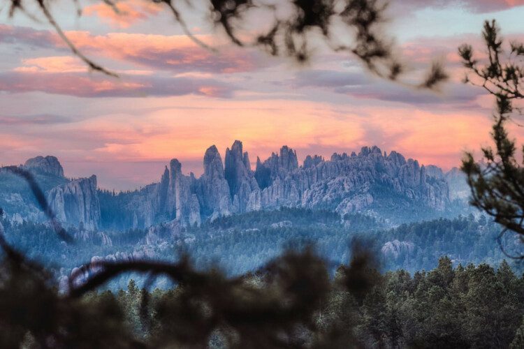 Hobbit Hole: Needle Spire Views + Firepit + Sauna - Black Hills Bungalows